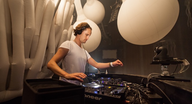 SENSATION - Source Of Light - NL-Geheimwaffe The Man With No Shadow im ...