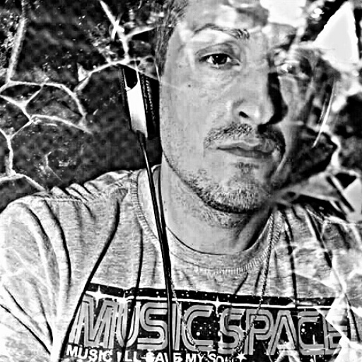 Focus On... Felix Kröcher – Toni Muza