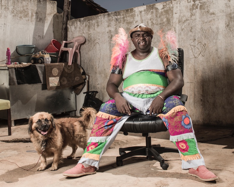 Nozinja führt uns in seine Lodge