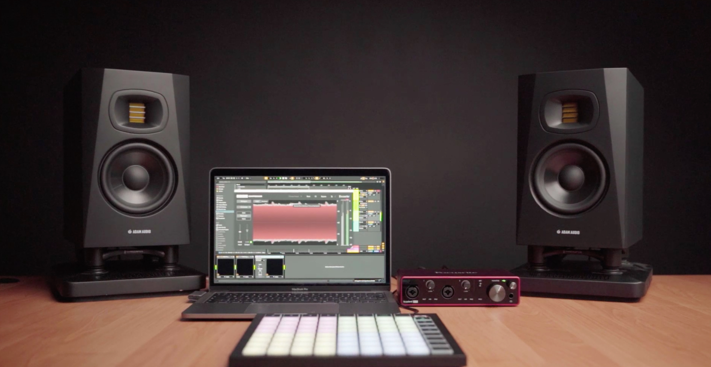 ADAM Audio stellt All-In-One-Bundles für Musikschaffende vor