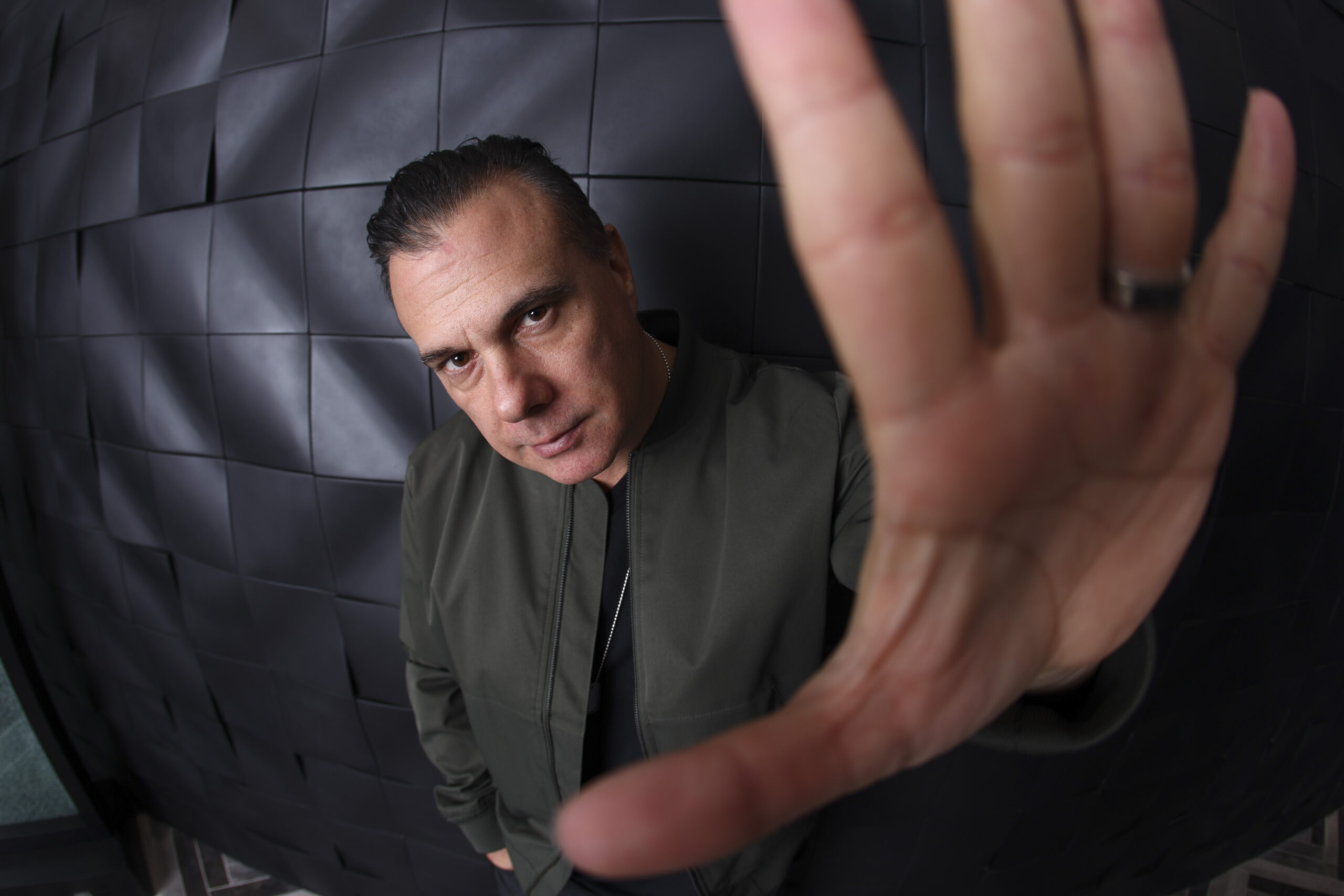 46 Songs ohne Pause - DJ Godfather veröffentlicht neues Album