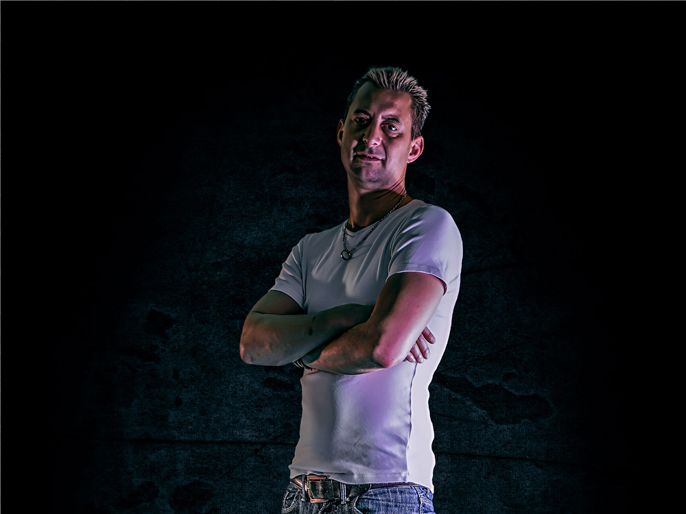 Toma Hawk – Zurück ins Scheinwerferlicht