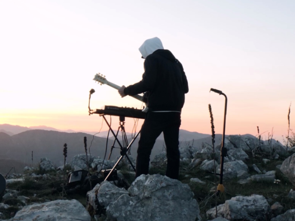 Live-Act Massane startet mit neuer Mix-Reihe ins Jahr