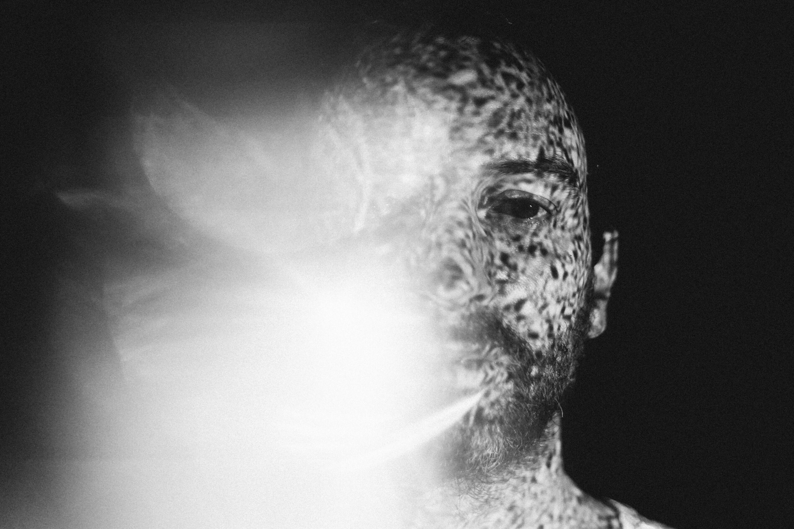 Max Cooper kündigt sein 6. Album "Unspoken Words" an