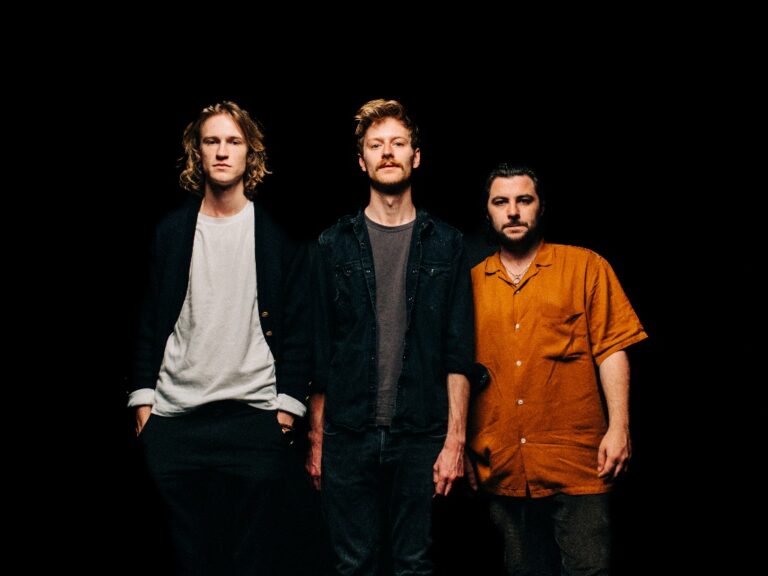 Kerala Dust gehen auf große "Violet Drive"-Tour pres. by FAZE