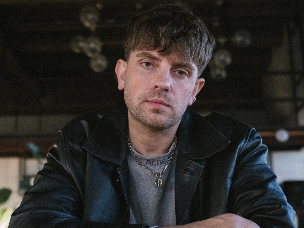 Liam Mour liefert Single-Vorgeschmack auf seine neue EP "Angel High"
