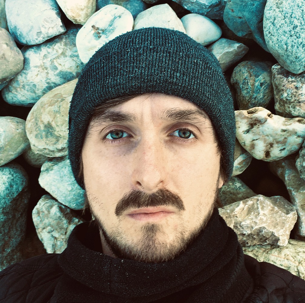 "Sparking In Silence": Farron feiert sein Debüt auf Sävy Records mit ...