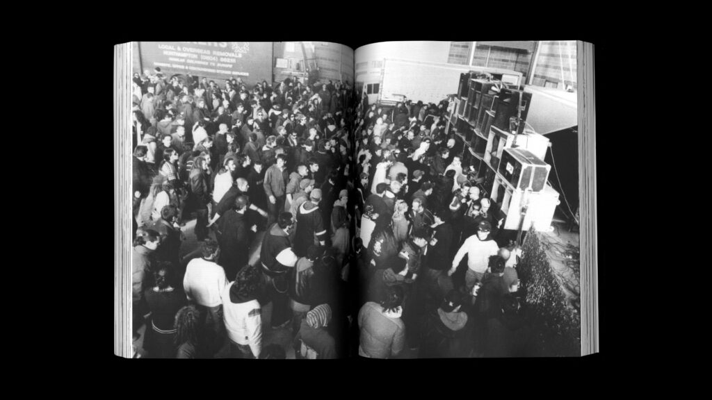 "Raving in Europe": Bildband dokumentiert die Rave-Szene der 90er und ...