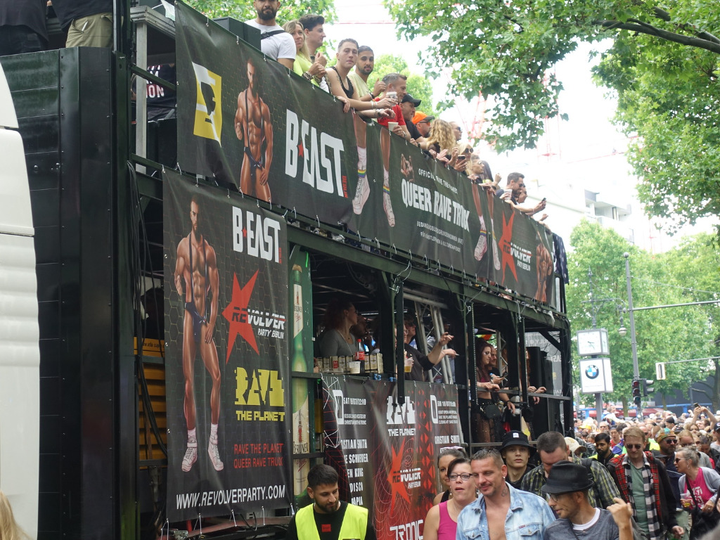 Rave the Planet: Talk über politische Dimensionen der Technokultur