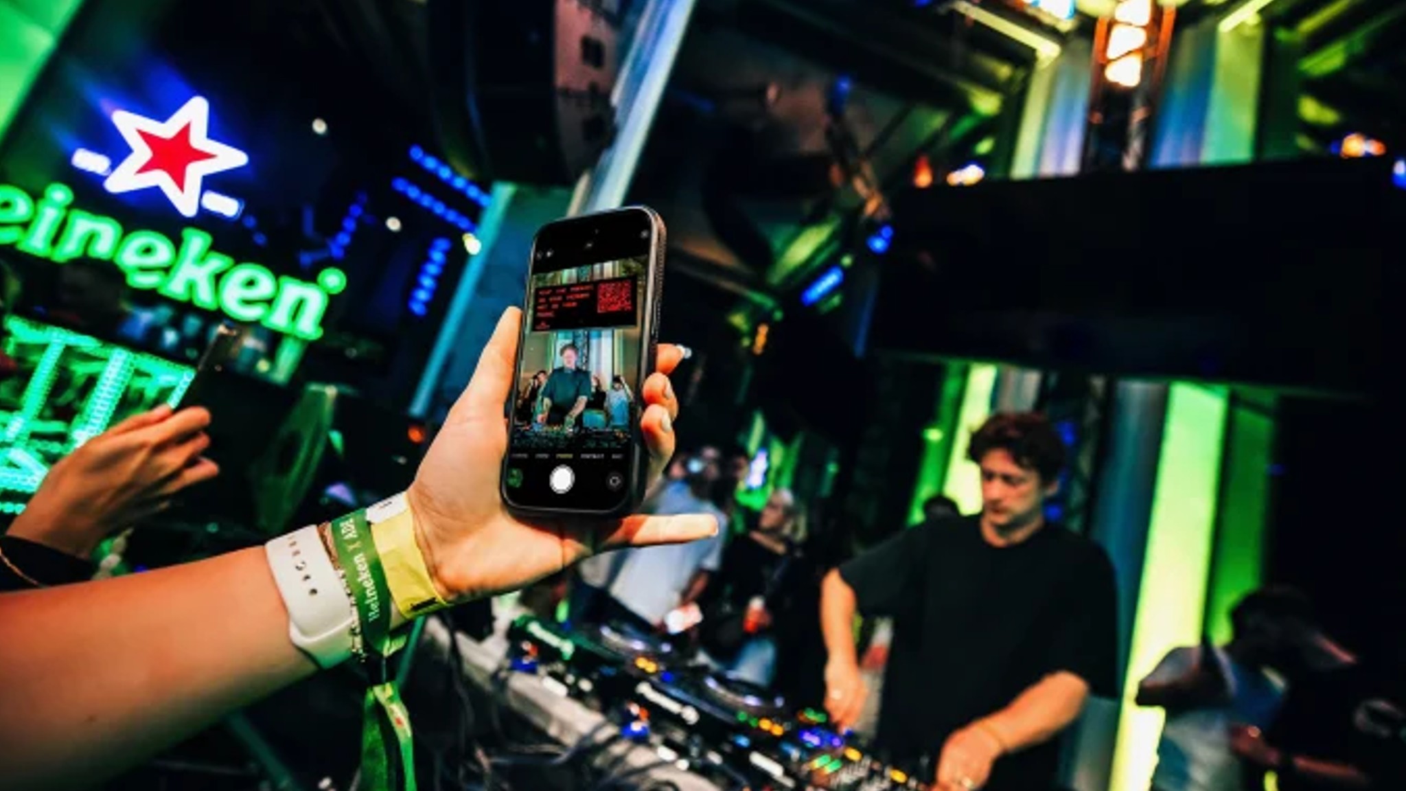 Studie beweist: Club-Besucher finden Handy-Videos wichtiger als den ...