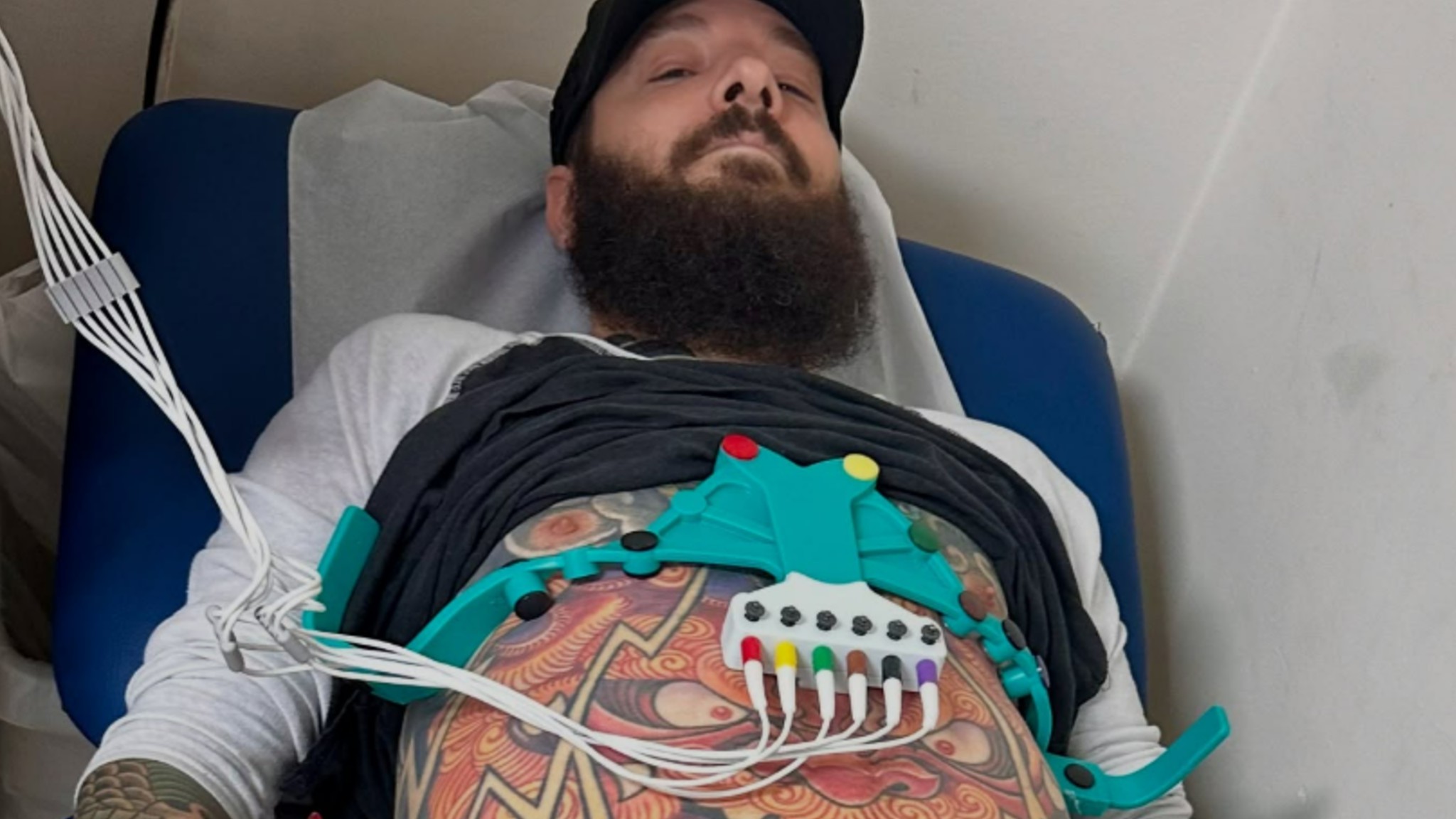 Psytrance-Star Captain Hook nimmt „China-Kräuter & Steroide zum Atmen“