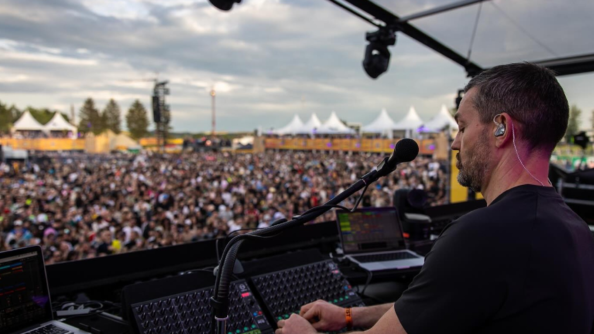 Fritz Kalkbrenner spielt Samstag für lau auf RAW-Gelände